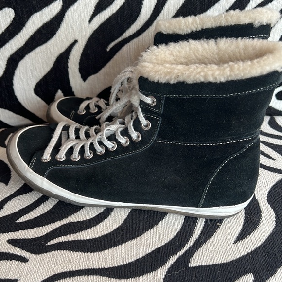 Clarks | Shoes | Clarks Originals Shoes With Fur | Poshmark